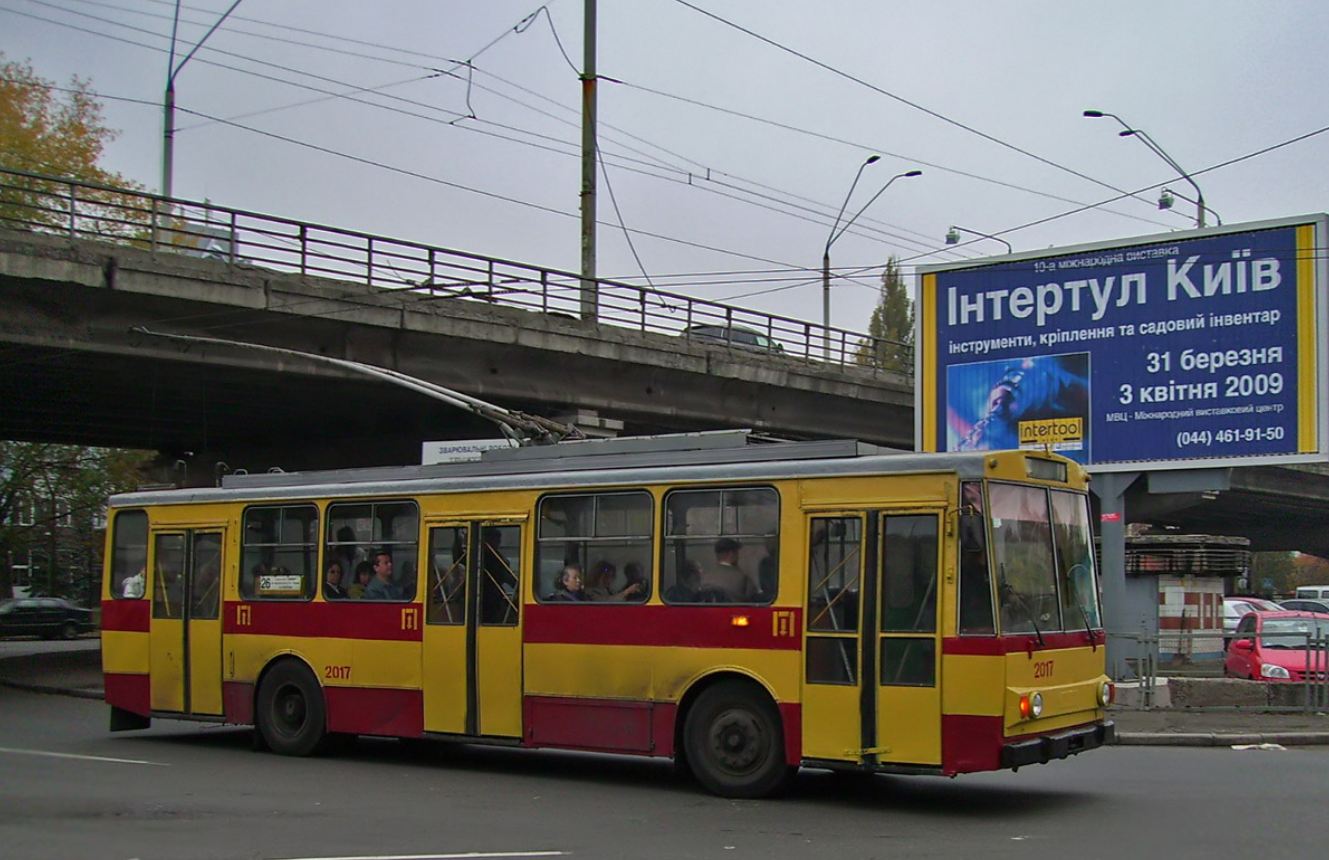 В Киеве отказались от троллейбусов ради электричества.